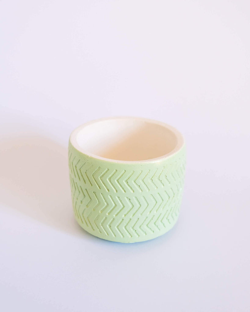 Round Fishtail Pot (M)